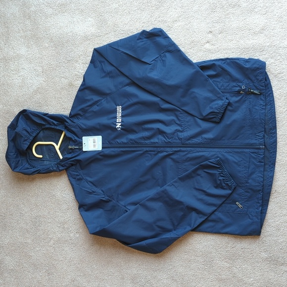 Elevate | Jackets & Coats | Mens Windbreaker Jacket Branded Size Medium ...